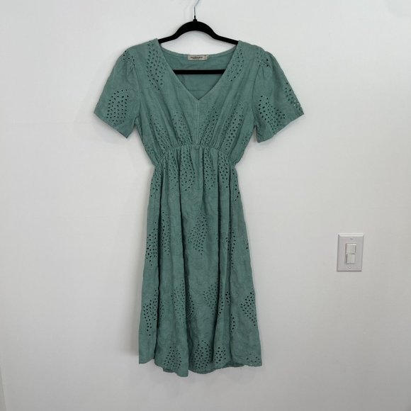 Valentina Naldi | Dresses | Valentina Naldi Sz Xs Eyelet Vneck Short ...